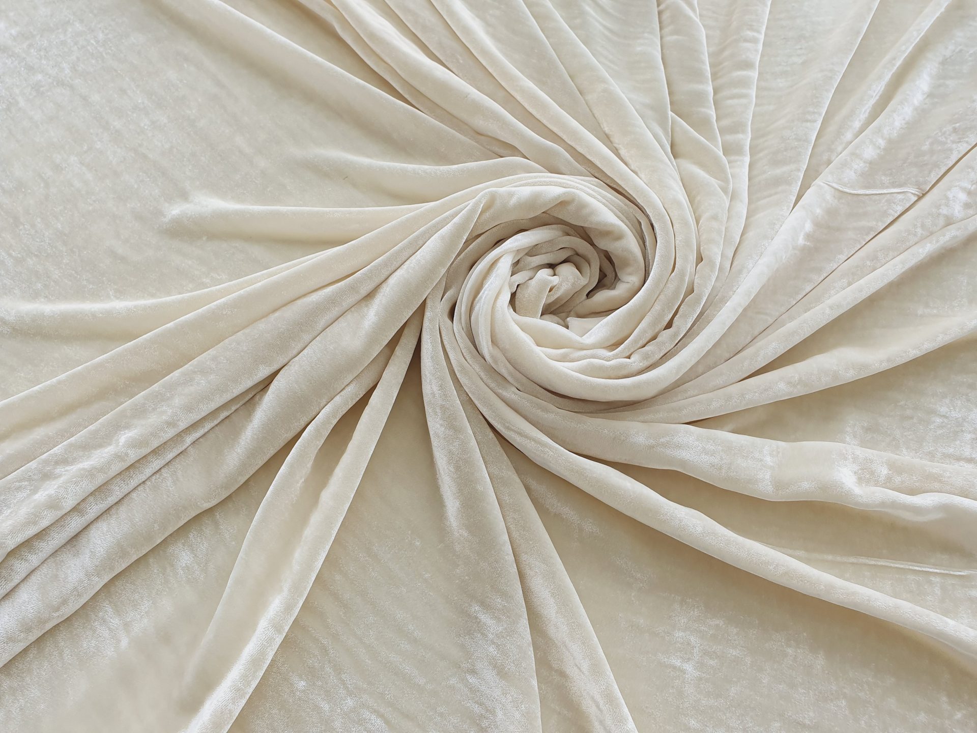 Catifea crem deschis din matase naturala - Evelin Textile