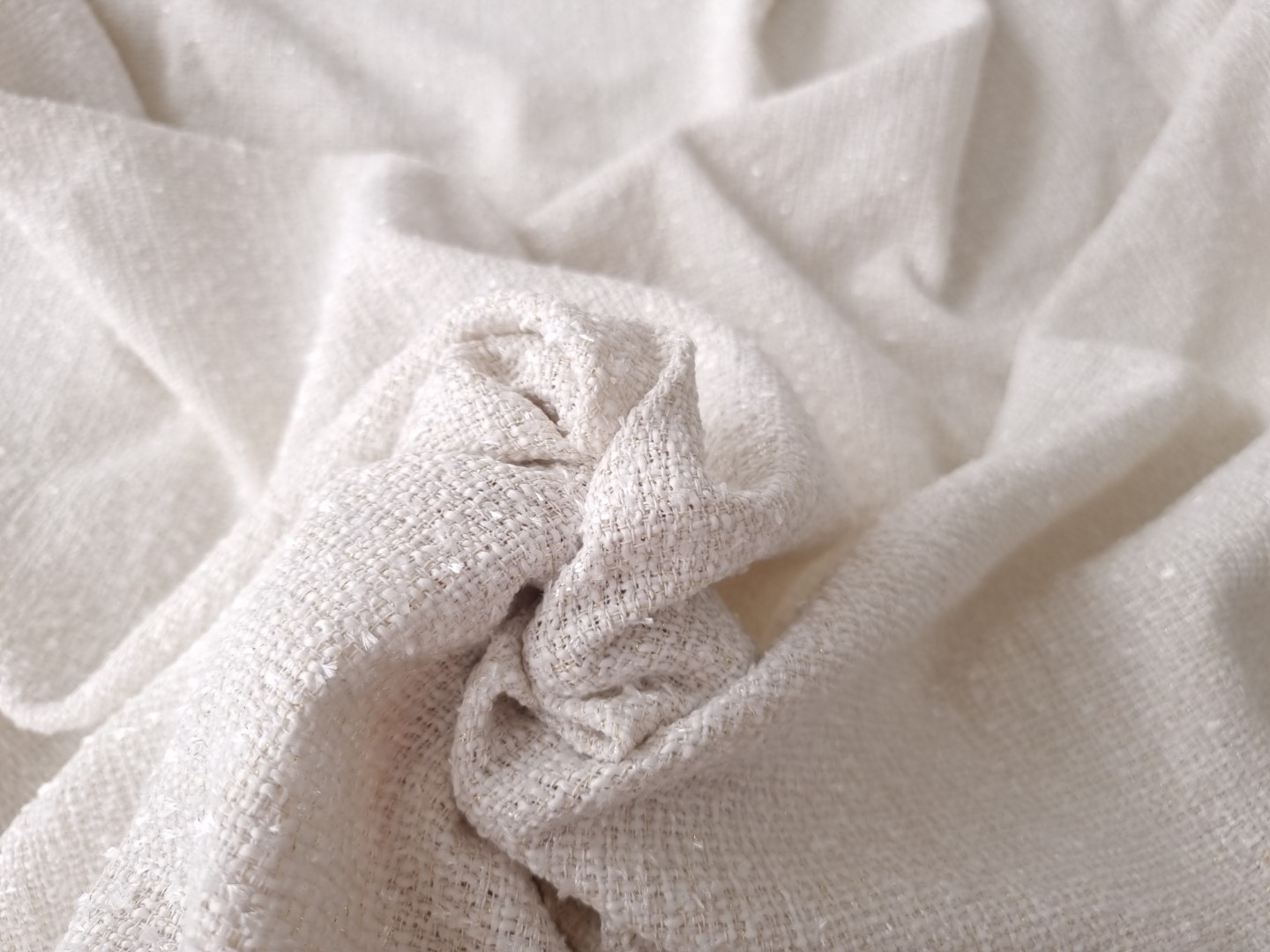 Stofa ivoire tip chanel cu insertii metalizate aurii - Evelin Textile