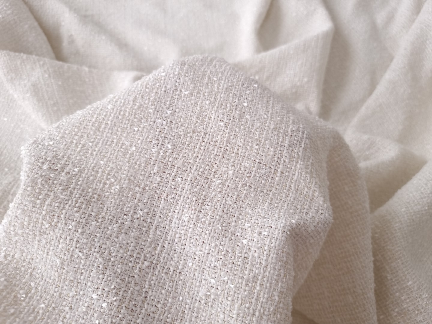 Stofa ivoire tip chanel cu insertii metalizate aurii - Evelin Textile