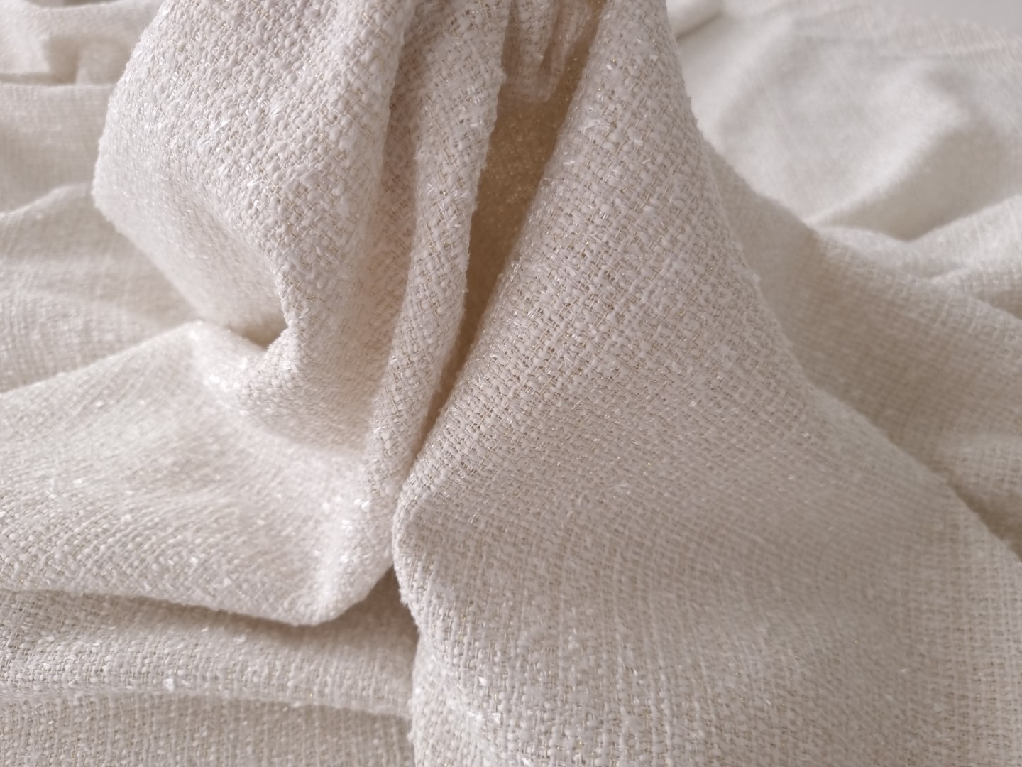Stofa ivoire tip chanel cu insertii metalizate aurii - Evelin Textile