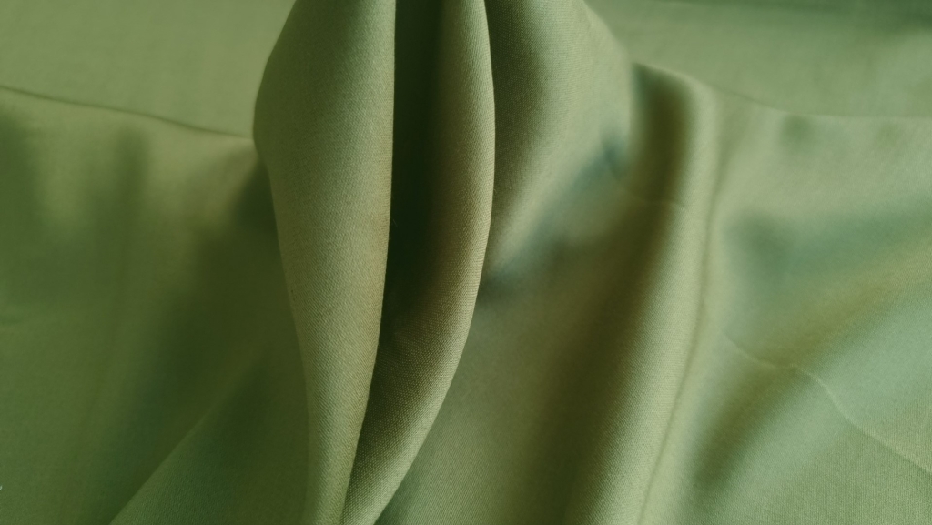 Tesatura kaki cu matase naturala si bumbac