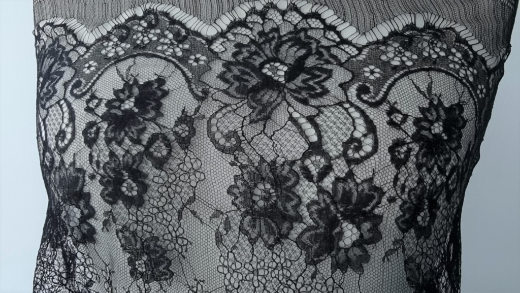 Dantela frantuzeasca neagra din matase naturala - Evelin Textile