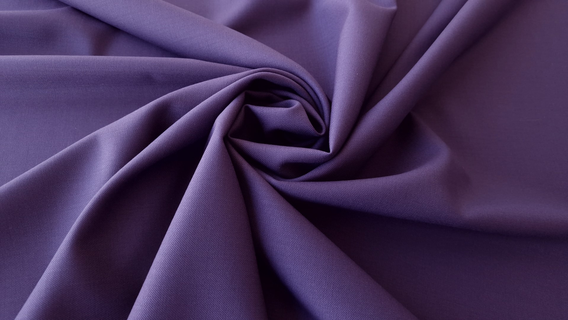Stofa subtire elastica din lana mov inchis - Evelin Textile
