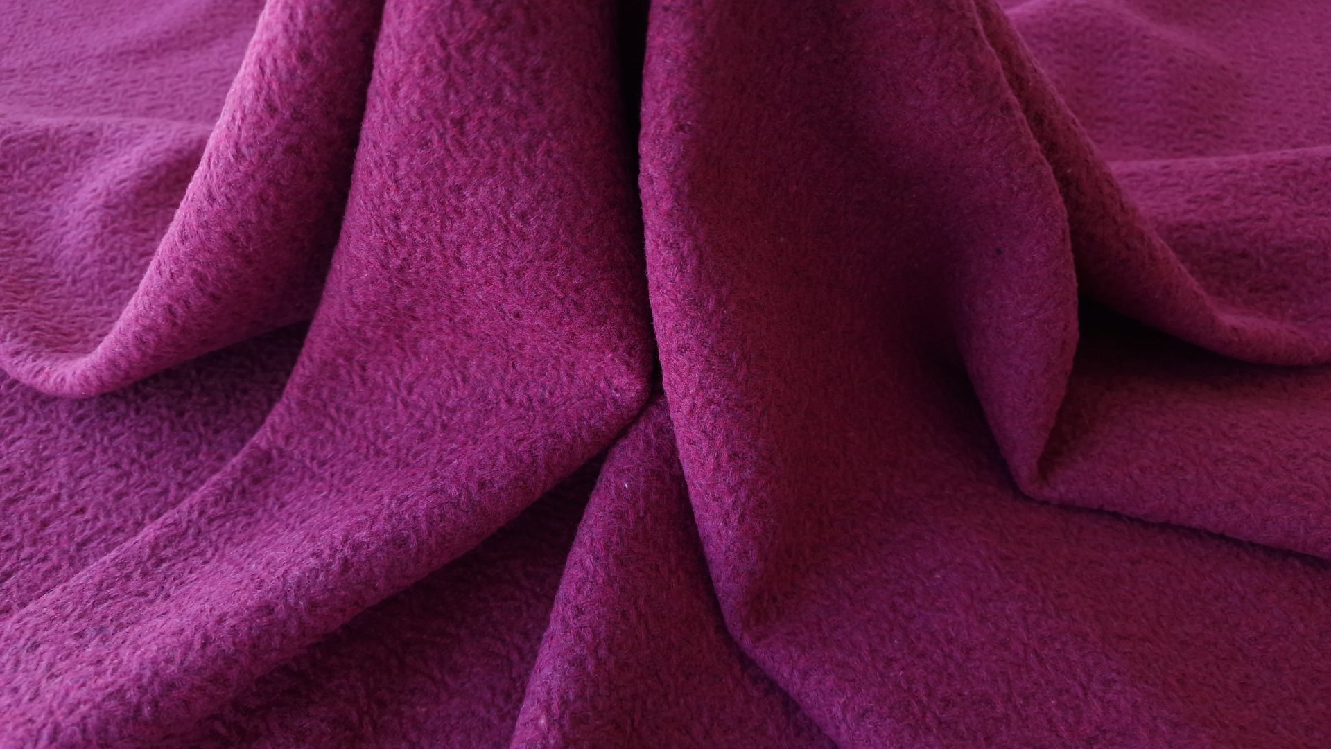 Stofa groasa cu lana fucsia - Evelin Textile