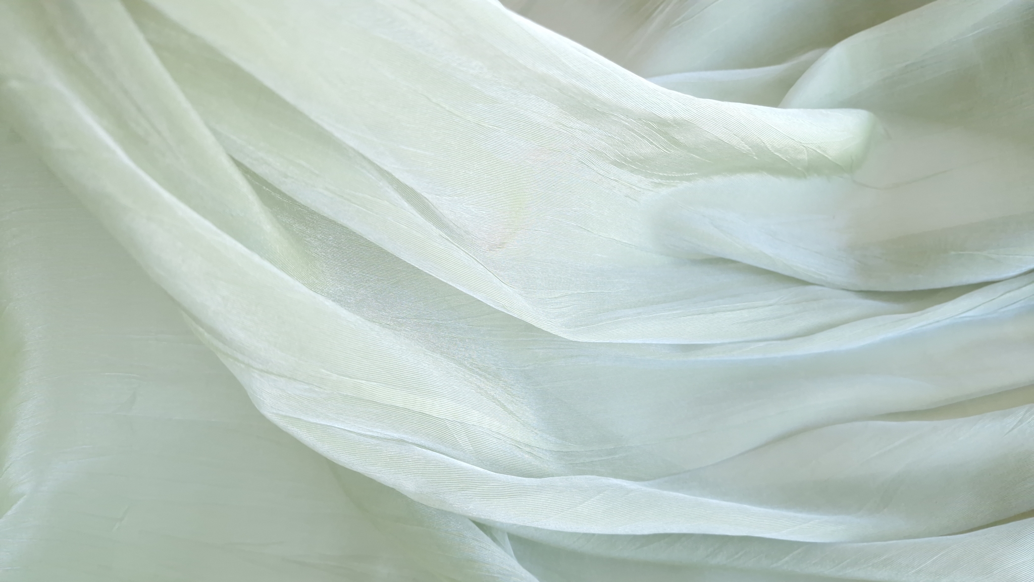 Organza olive cu aspect usor creponat - Materiale textile la metru ...