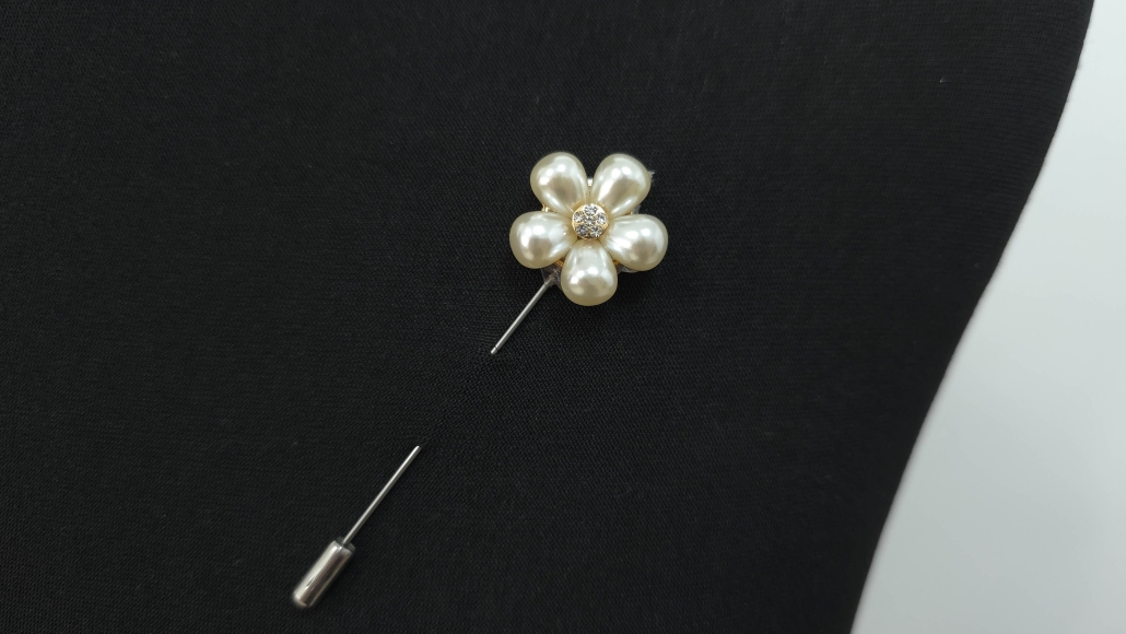 Broșă decorativă ivory cu perle și cristale - Evelin Textile